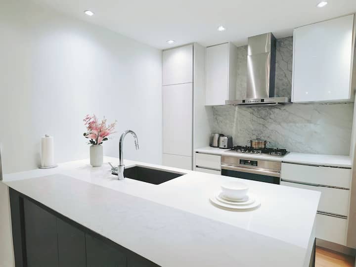 High End 2bedroom At Metro - Burnaby