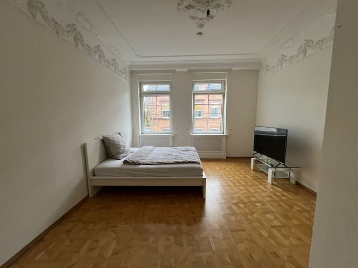 White Room In Hanau - Hanau