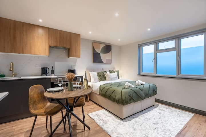 Modern Heated Studio • Quiet & Comfortable - Londres
