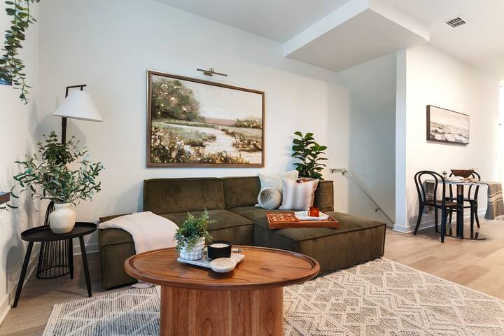 Welcome Canary: Townhome Haven - Lakeland, FL