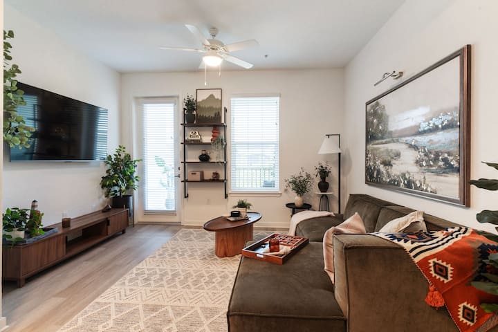 Welcome Canary: Townhome Haven - Lakeland, FL