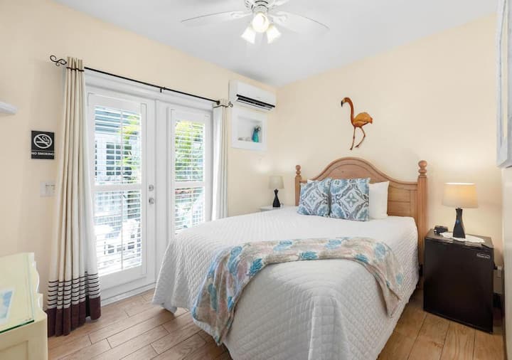 Queen Room @ Old Town Kw B&b - Key West, FL