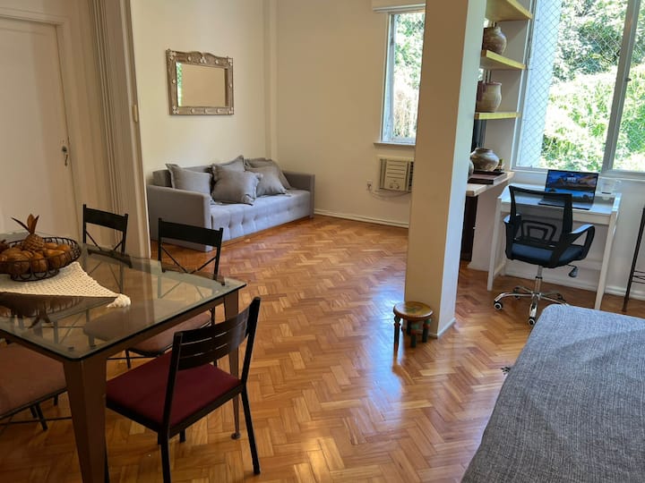 Apto Leme 100m Praia - Rio de Janeiro