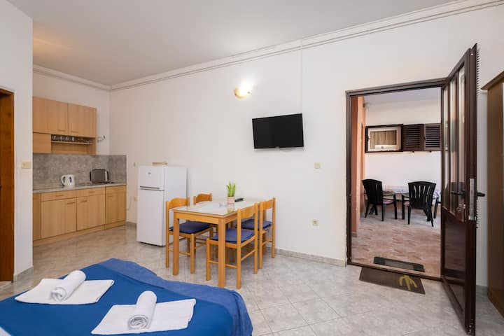 Beachfront Apartment - Omiš