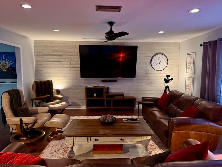 Pool Home Close To Beaches & Dining - Bradenton, FL