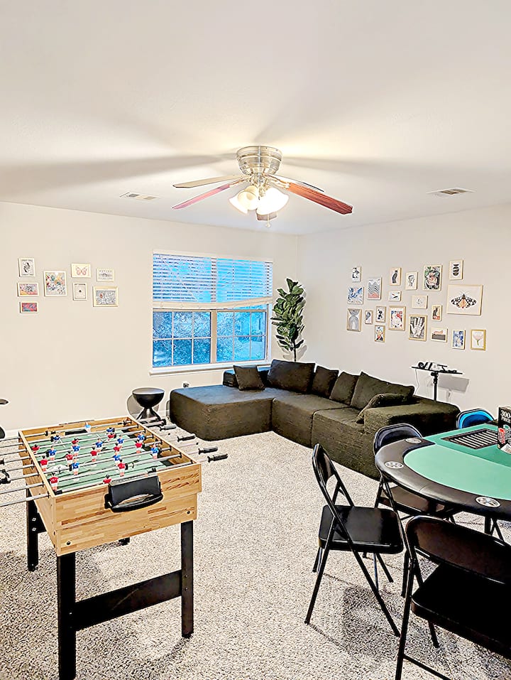 Houston Retreat - 5br W Game Rm, Cinema & Hot Tub - Houston, TX