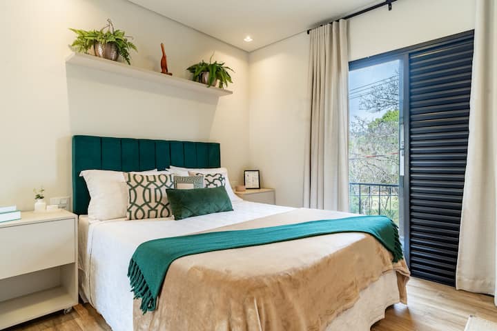 Casa De Hospedes / Suíte Refugio / Ar / Cama Queen - Serra Negra