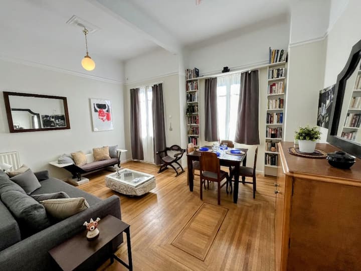 14' Walk To Acropolis From A Vintage Apartment - Atenas