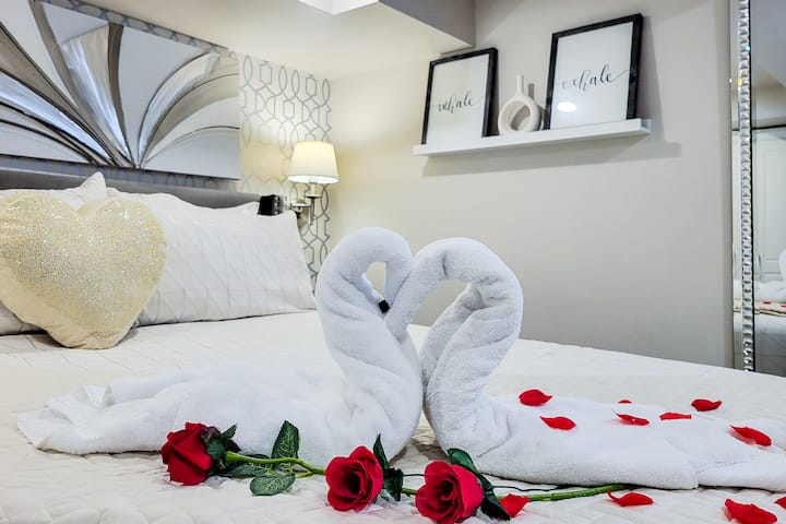 Niagara Escape|luxury Retreat W/ Free Parking! - Niagara Falls