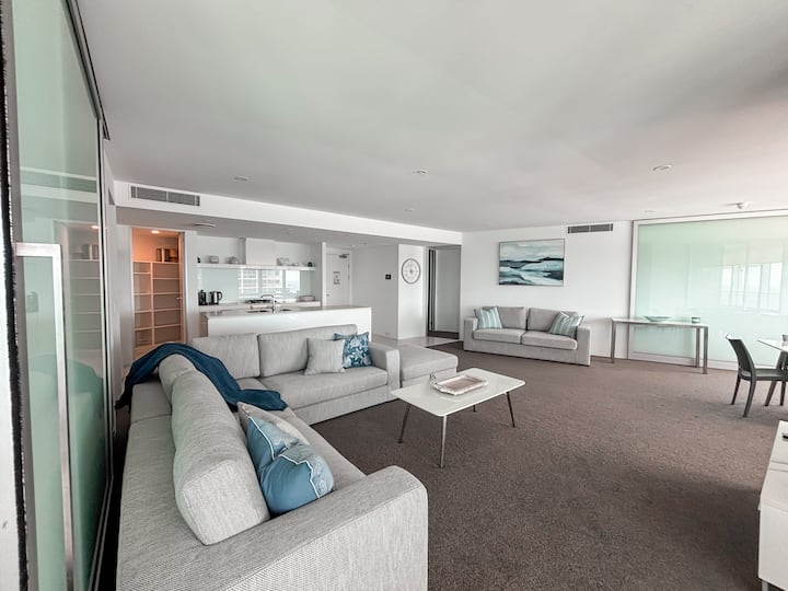 Ocean Heights Apartment At Q1 (Private Apartment) - Surfers Paradise