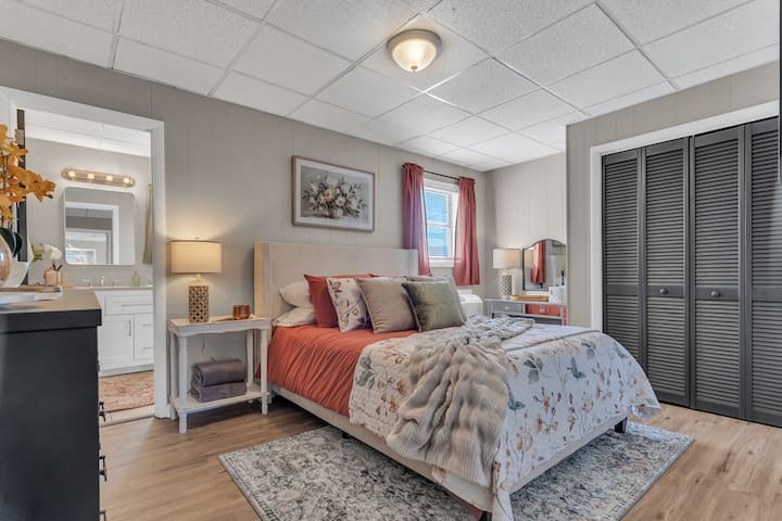 Flowers In The Attic Retreat - Johnson City, TN