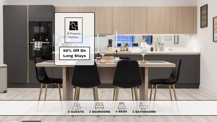 Spacious Central Flat Near Train Station, Sleeps 8 - Leeds