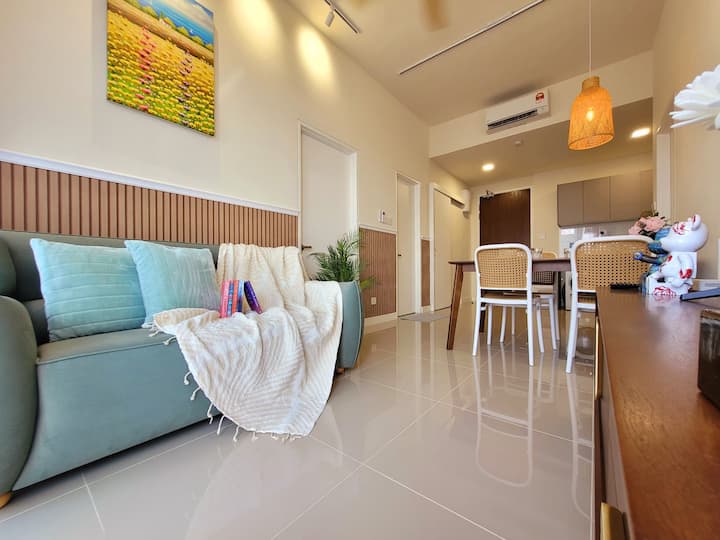 Petals & Palms By Savee Stay Services 3b2b 6-8pax - Seri Kembangan