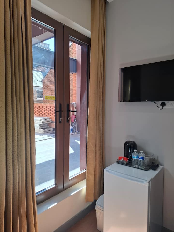 Kornel East London Apartment - Greenwich