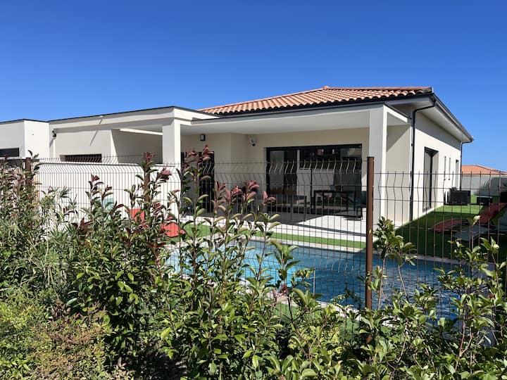 Villa Neuve Hemera,10 Couchages, Piscine & Plage - Vias