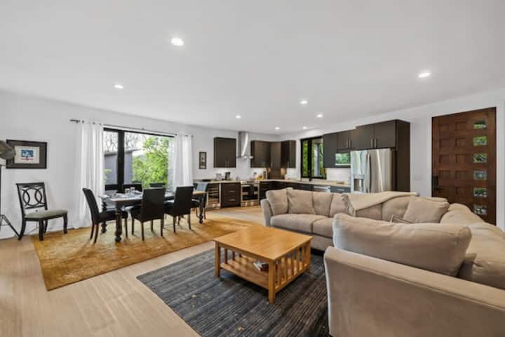 Gorgeous, Modern, & Accessible Custom Home - Charlottesville, VA