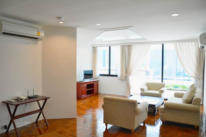 Luxury 3 Bedroom Apt. Silom (Gym/balcony/pool) - Bangkok