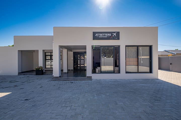 Jetsetters Guest House - Western Cape