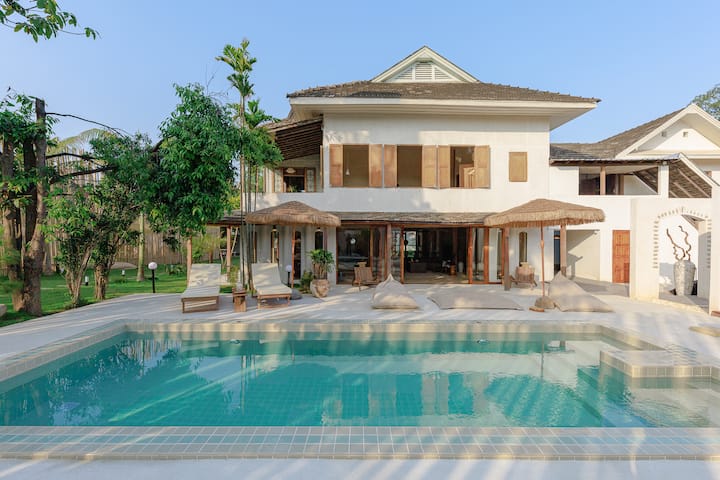 8br Estate | Pool | Walk To Old Town | Maid - Chiang Mai