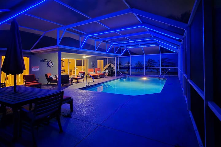 Outdoor Fun At The Pool + 2 Golf Carts! - Lake Weir, FL