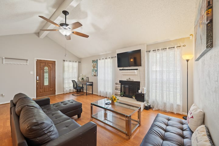 3br, 4 Beds, 2ba Home Sugarland - シュガーランド, TX