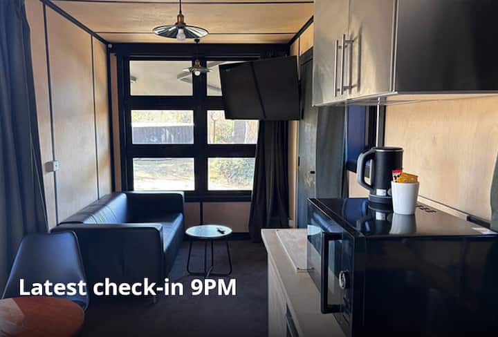Designer Queen With Bathroom - Stawell