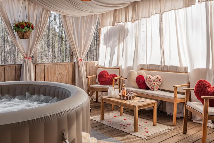 Modern Guest-loved: King Beds, Hottub, Pool-table - Marietta, GA