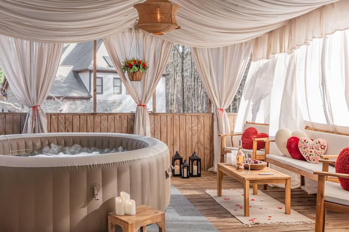 Luxe Home, Heated Pool, Hot Tub & Game Room - Marietta, GA