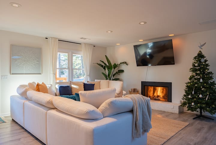 Modern Guest-loved: Heated Pool, Hottub, Game Room - Marietta, GA