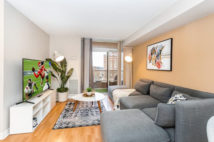 High-end 2br/2ba Condo-steps To Square One Mall - Mississauga