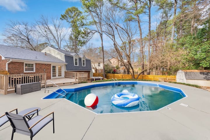 Cary Luxury/pool/hot Tub/dog & Family Friendly - Raleigh, NC