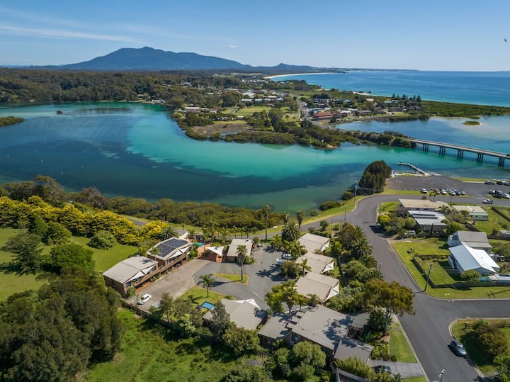 Bermagui Coastal Hideaway - 
Pet Friendly - Bermagui