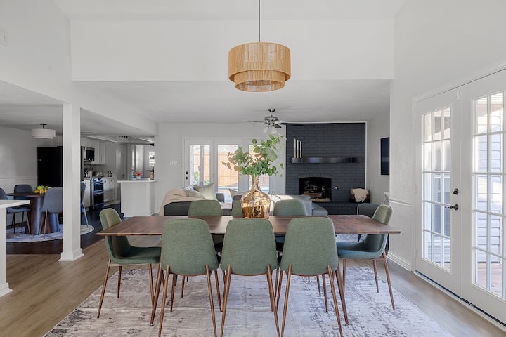 Stylish 4br Sanctuary W/ Pool/gameroom| Grandscape - The Colony, TX