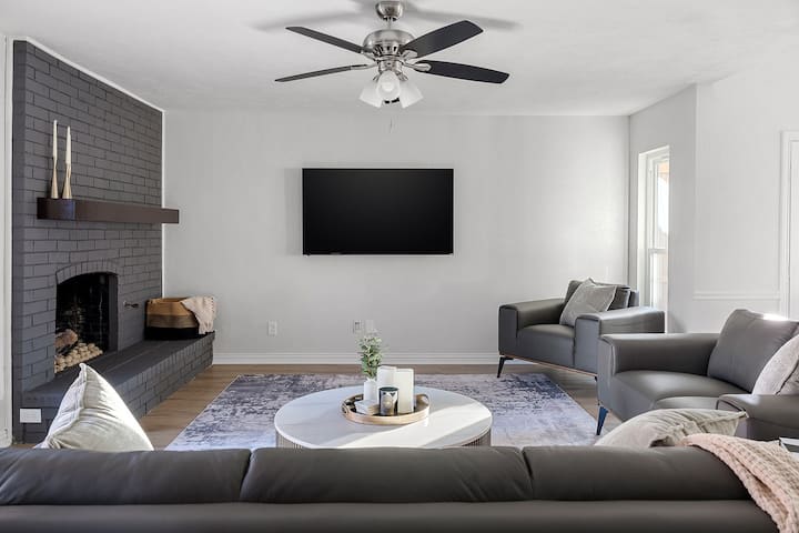 4br Grandscape Retreat | Pool, Bbq + Game Room Fun - The Colony, TX