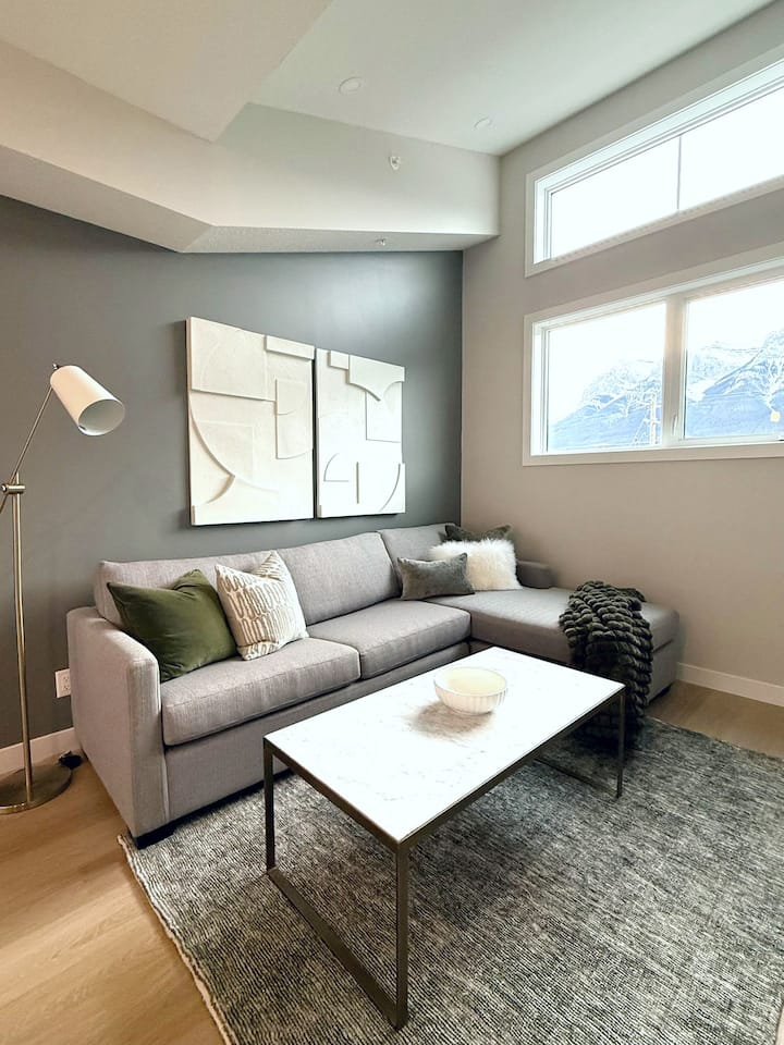 Mountain Retreat W/ Views & Hot Tub Near Banff - Banff