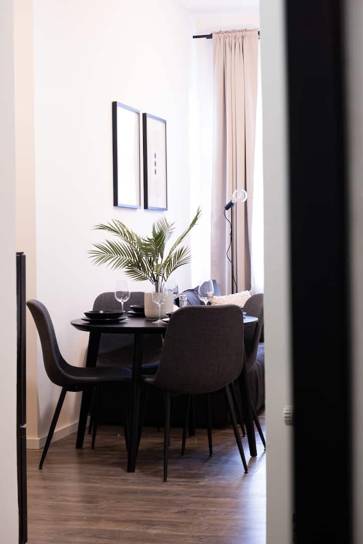 Stylish • Central 2bdr Apt•  2 Min Metro - Praag
