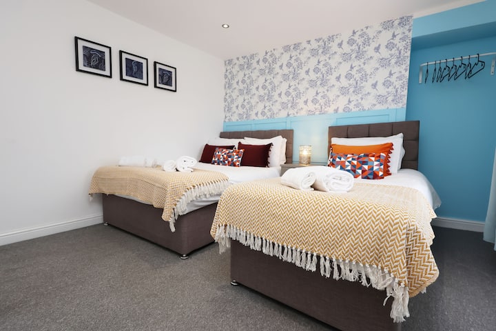 Spacious Swansea Home With Private Deck - Swansea