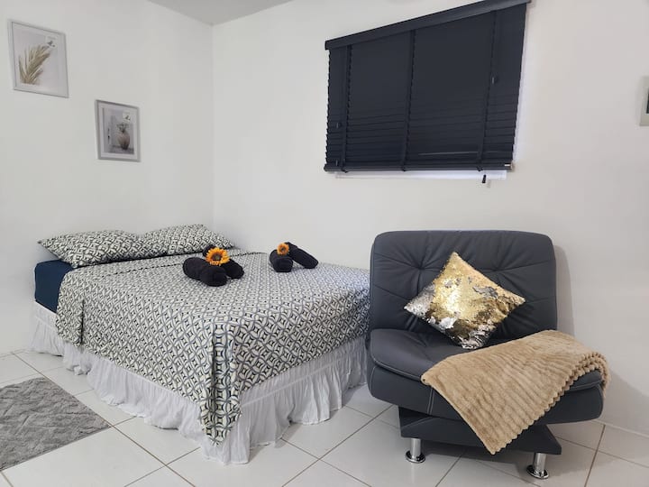 Knusse Studio Met Jacuzzi | Zon, Sfeer En Rust - Curaçao