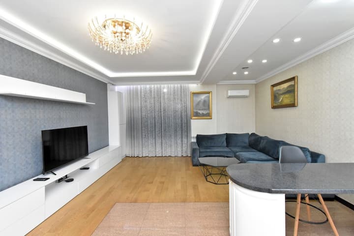 Arami 76, Luxury&grand 3b/d Apt With Balcony Di777 - 예레반