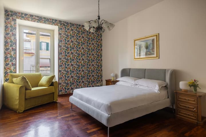 The Magic Of San Peter In The Heart Of Rome - Rome