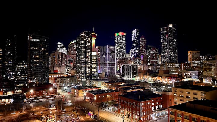 Just 5 Minutes From Scotiabank Arena! With Parking - Kanada