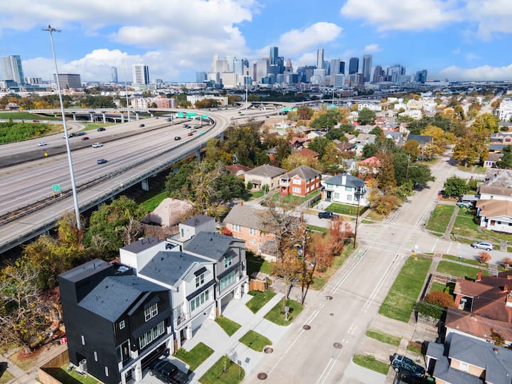 Rooftop + Rodeo + Tsu, Uh, & Downtown + City Views - Houston, TX