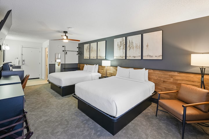 Renovated Pet-friendly Double Room - Townsend, TN
