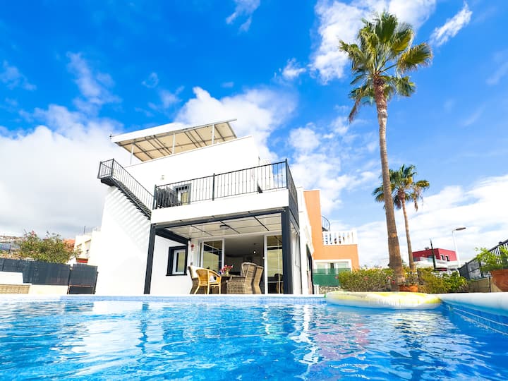 Modern Three-bedroom Villa Heated Pool &Sea Views - Tenerife