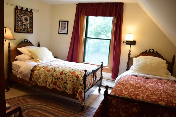 #5 - Maple Room - Woodstock, VT