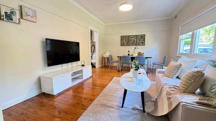 Stayau 4brm Charming Modern Home In Mt Colah - Ku-ring-gai Chase National Park