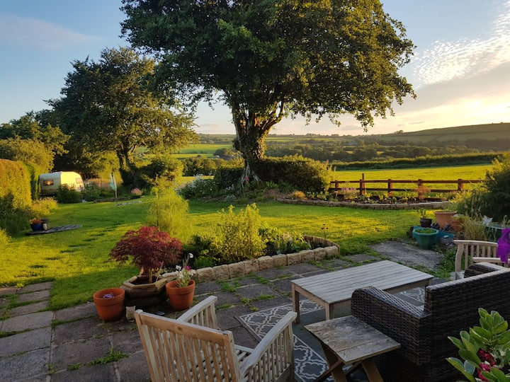 Peaceful Double Room With Outstanding Views - Wales