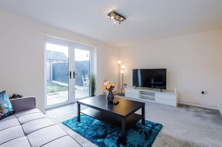 3br Home | Parking | Ideal For Work & Travel - Manchester
