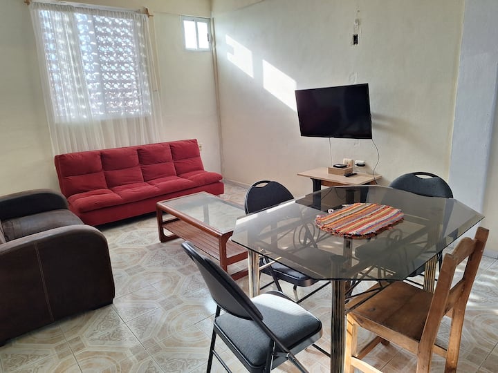 Sencillo Y Hogareño -
Estacionamiento Amplio - Cancún