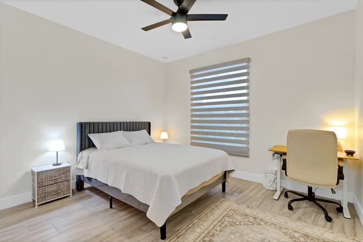 Spacious Modern Room In New House - Christmas, FL